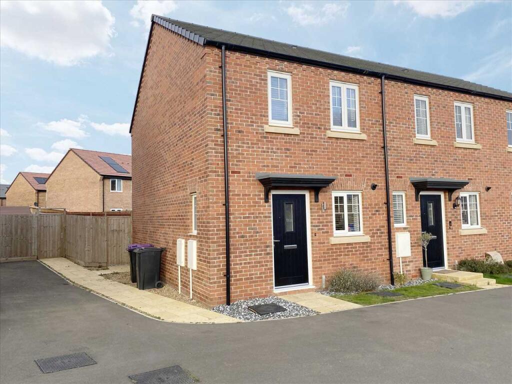 2 bedroom end of terrace house for sale in Burnham Way, Sleaford, NG34