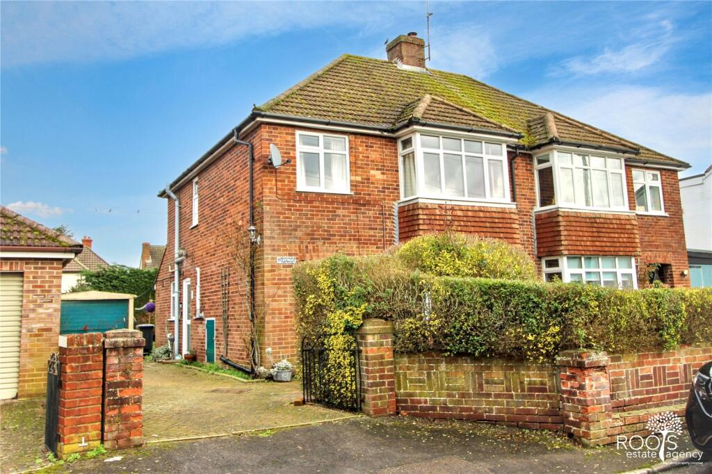3 bedroom semi-detached house for sale in St Johns Road, Thatcham ...