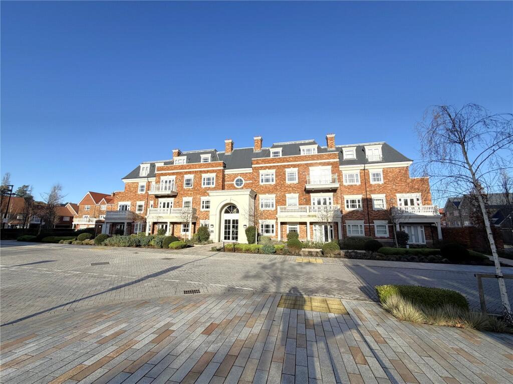 2 bedroom flat for sale in Pyestock Way, Fleet, Hampshire, GU51