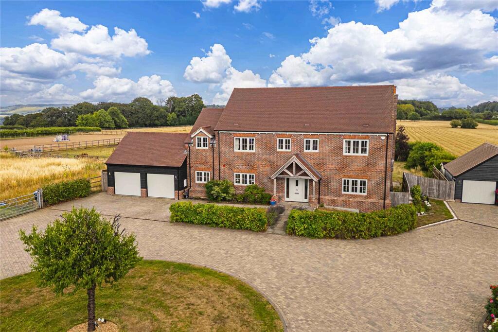 5 bedroom detached house for sale in Hastoe Hill, Hastoe, Tring ...