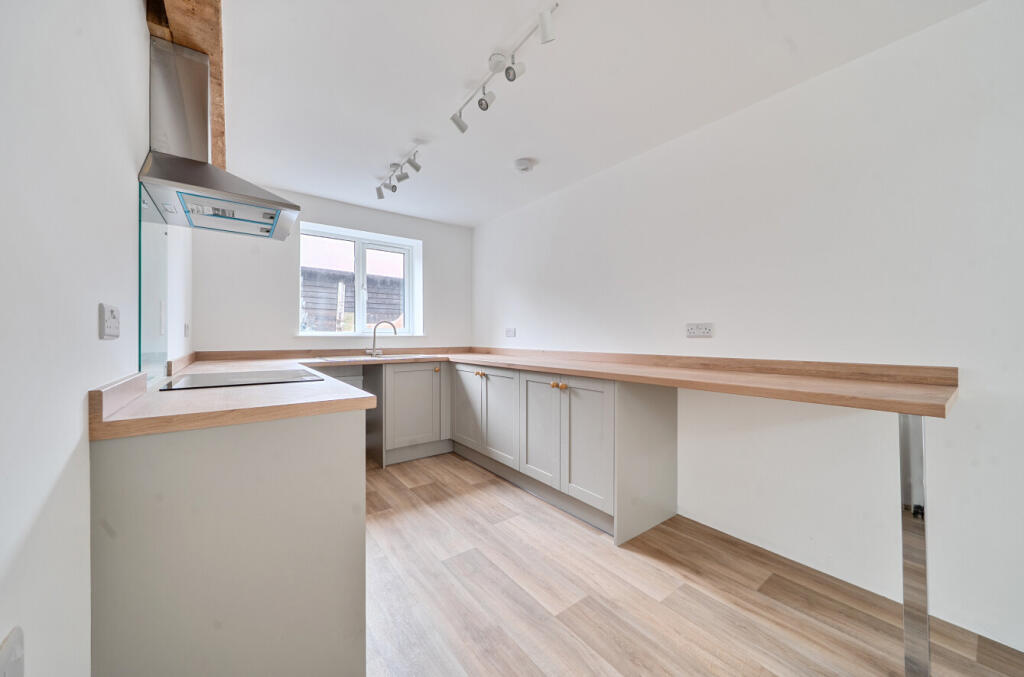 3-bedroom Semi-Detached for rent in Cullompton EX15, Growen Lane. Pid ...