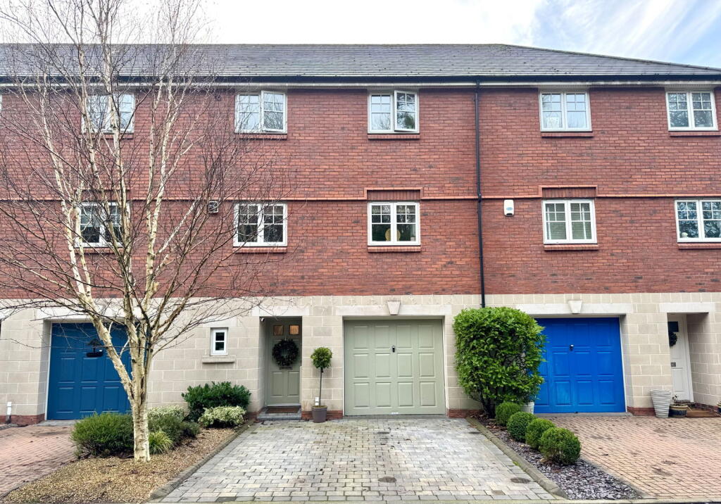 4 bedroom town house for sale in Scarlett Drive, Hutton, Preston, PR4 ...