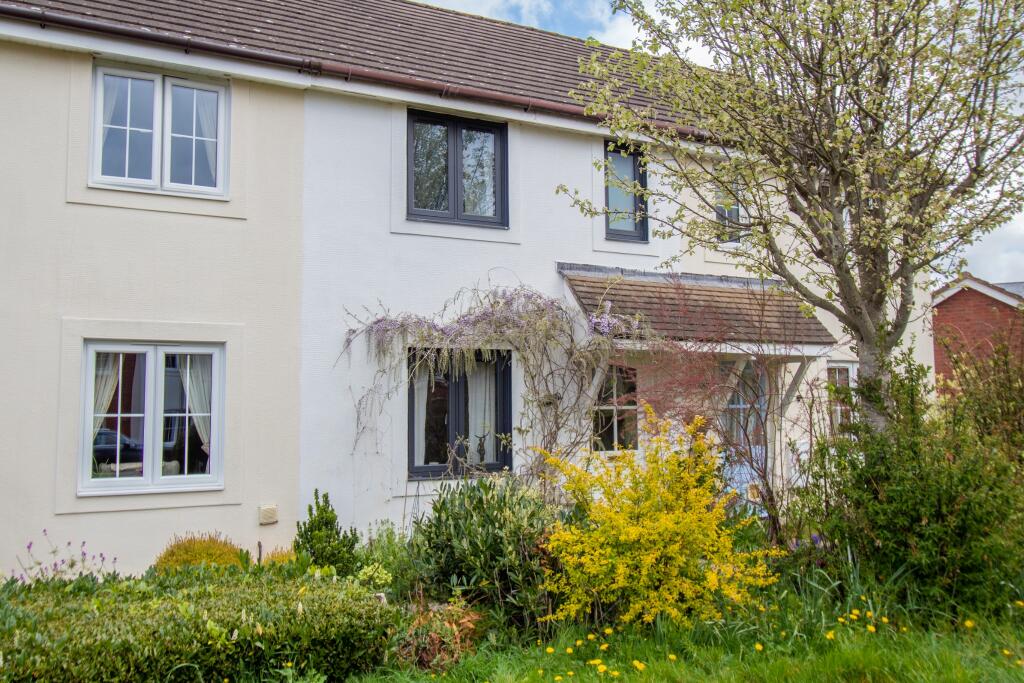 2 bedroom terraced house for sale in Whiteway Close, Whimple, EX5