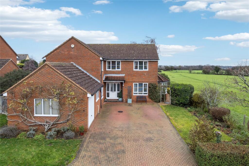 5 bedroom detached house for sale in Home Farm, Bletchley Road, MK17