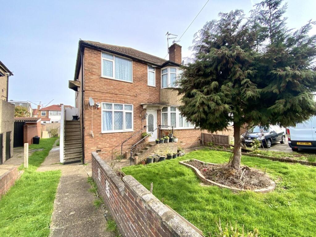 2 bedroom maisonette for sale in Laburnum Road, Hayes, Middlesex, UB3 ...