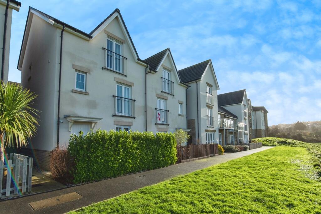 4 bedroom semi-detached house for sale in Charter Road, Axminster ...