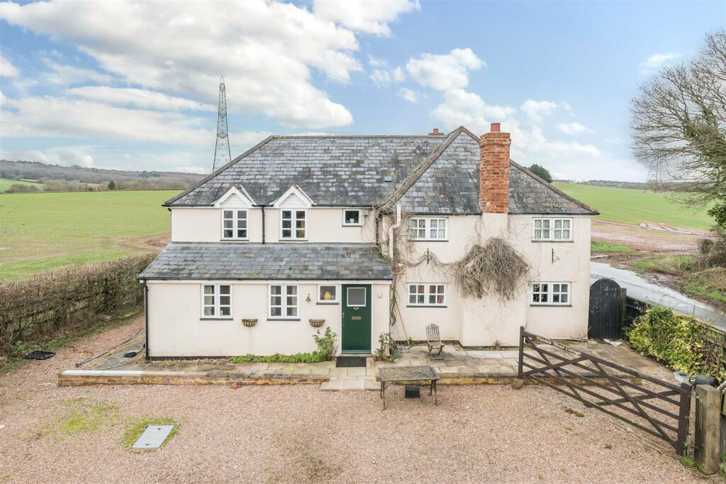 3 bedroom detached house for sale in Broadclyst, Exeter, EX5