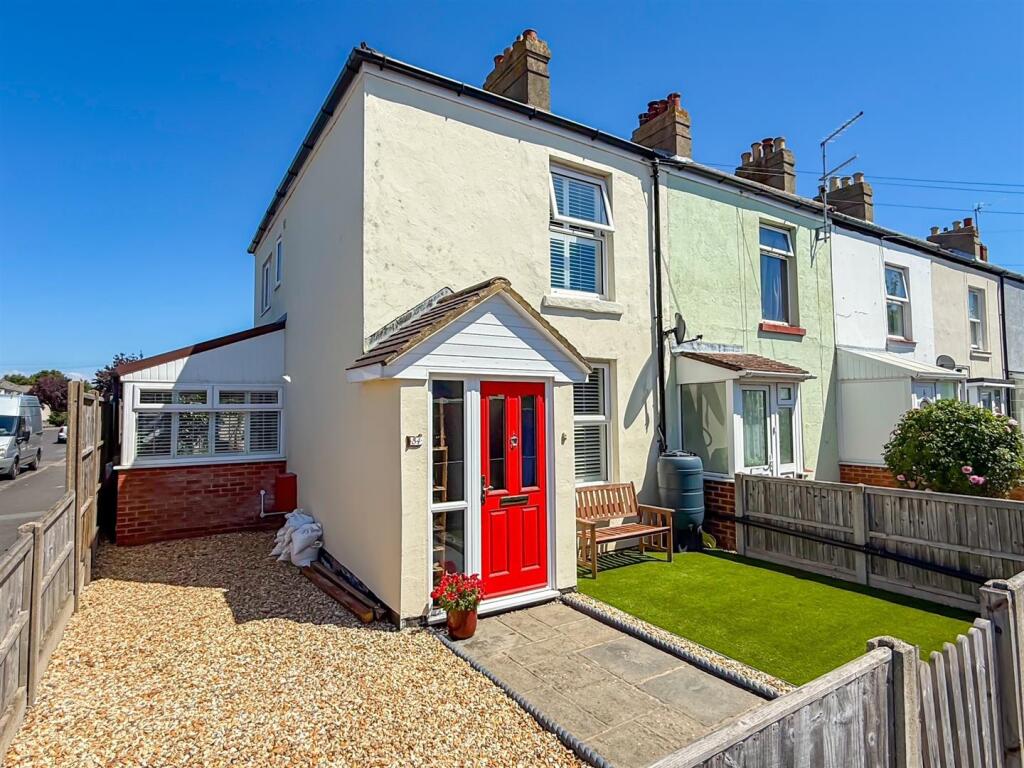 2 bedroom end of terrace house for sale in Wootton Road, Lee-On-The ...