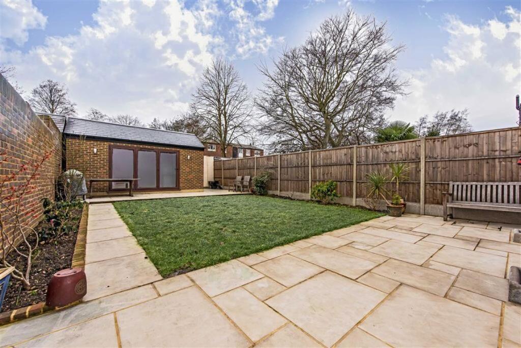 Houses to Rent in TW11, Teddington - Page 3 | Rentaros