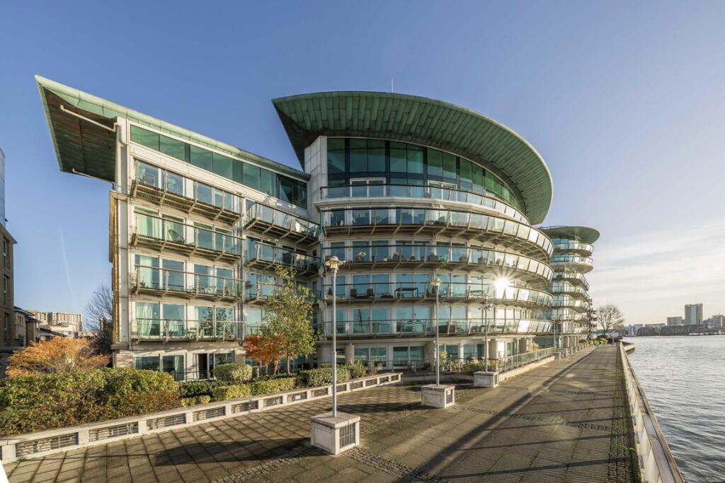 2 bedroom flat for sale in Wapping High Street, Wapping, E1W