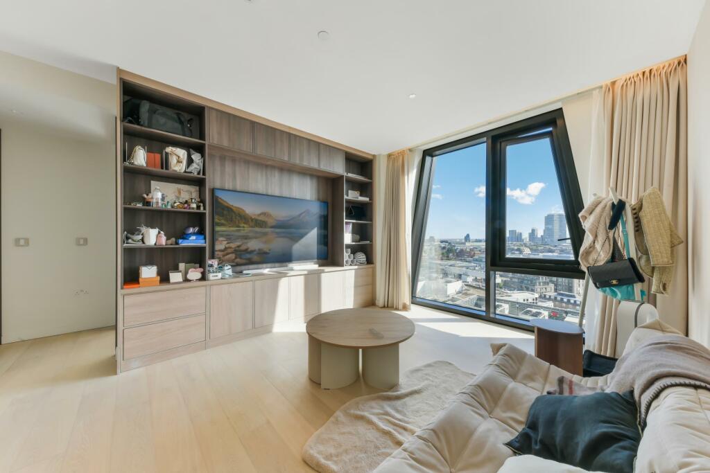1 bedroom apartment for sale in Paragon West, Westminister, SW1H