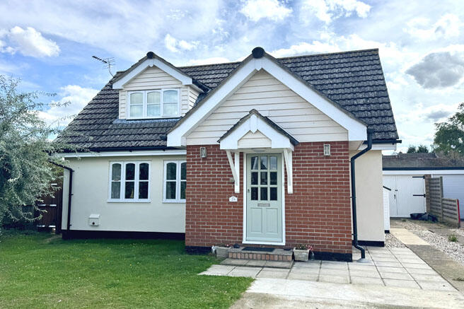 3 bedroom detached house for sale in Debenham, IP14