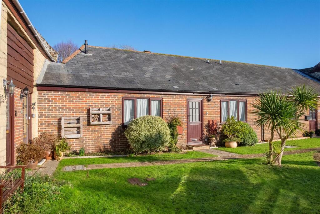 3 bedroom barn conversion for sale in Freshwater,Isle of Wight, PO40