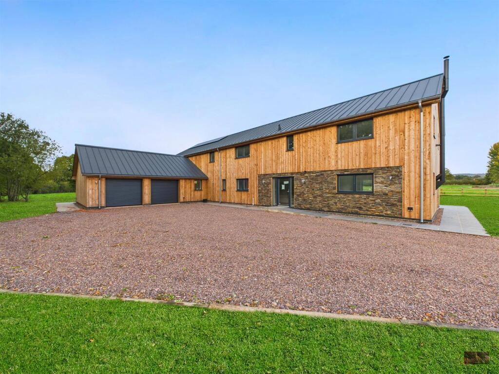 5 bedroom detached house for sale in The Oaks, Plymtree, EX15