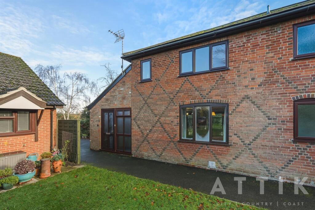 1 bedroom semi-detached house for sale in The Limes, London Road ...