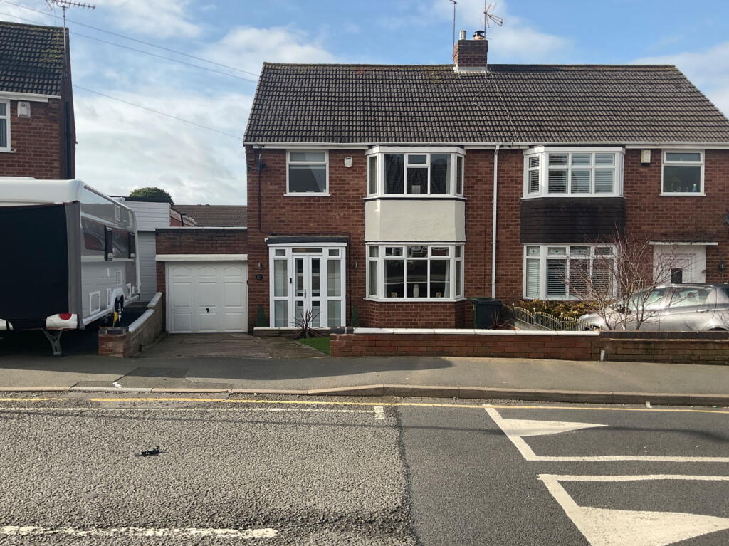 3 bedroom semi-detached house for sale in Oak Park Road, Wordsley ...