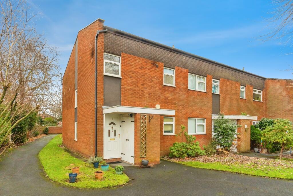 2 bedroom flat for sale in Beechfield Close, Sale, Greater Manchester, M33