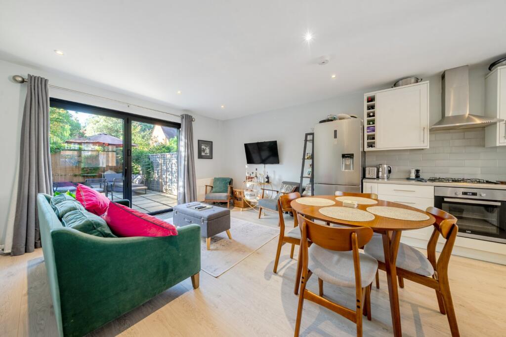 2 bedroom end of terrace house for sale in Valleyfield Road, Streatham ...