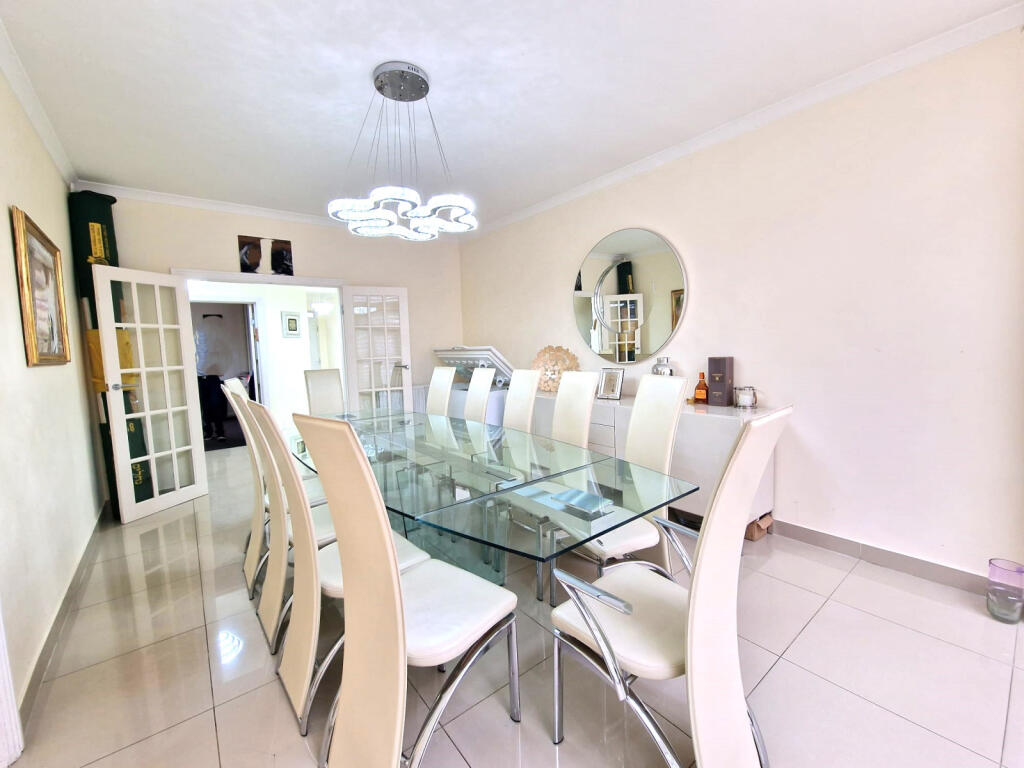 7 bedroom semi-detached house for sale in Ambrose Avenue, NW11