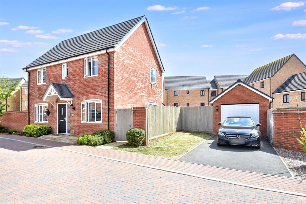 3 bedroom detached house for sale in NN17, Sunningdale Drive, Priors ...
