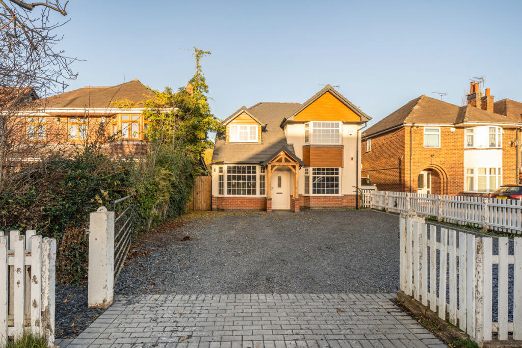 4 bedroom detached house for sale in Lutterworth Road, Nuneaton, CV11