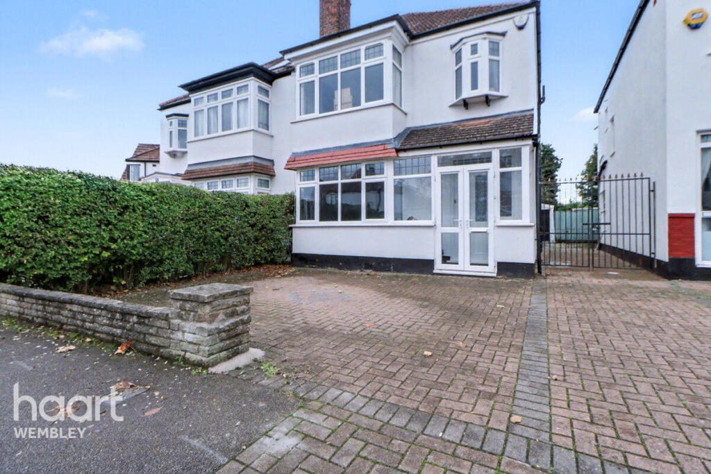 3 bedroom semi-detached house for sale in Oldborough Road, Wembley, HA0