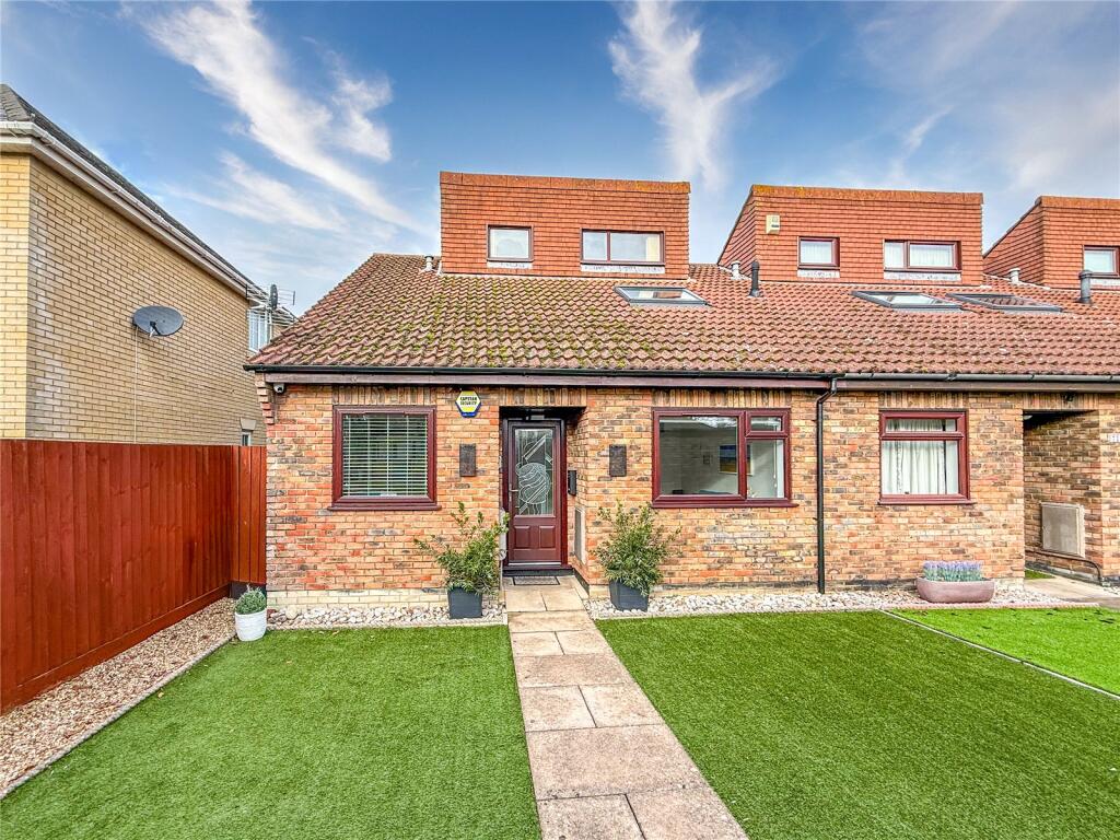 4 bedroom end of terrace house for sale in Russell Drive, Christchurch ...