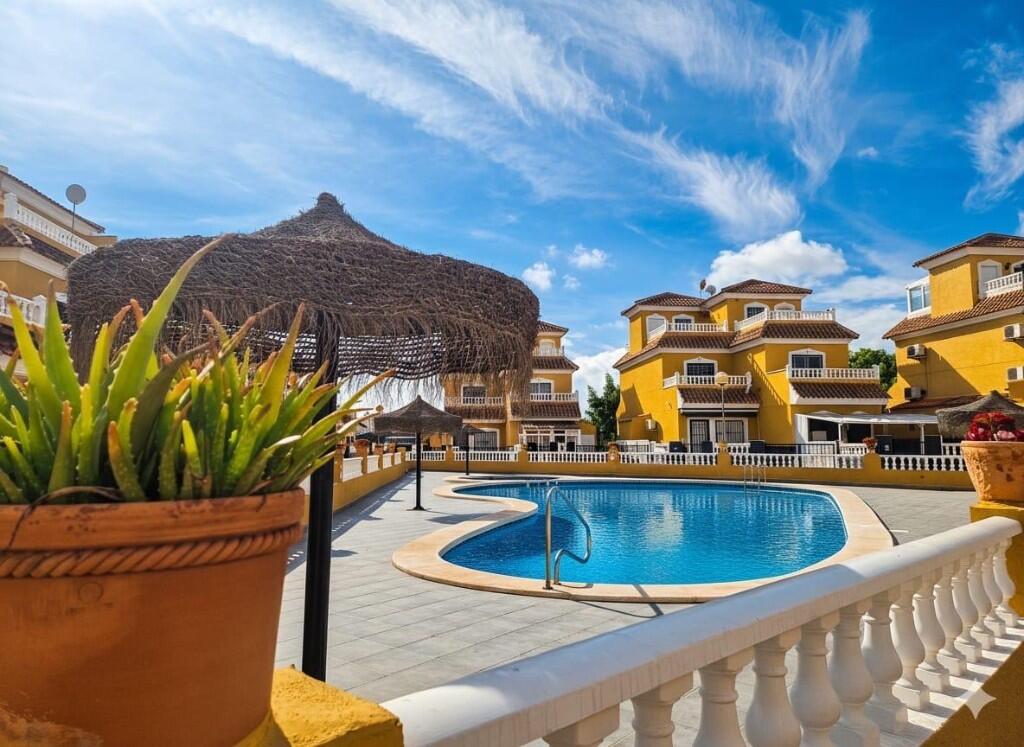 3 bedroom semi-detached villa for sale in La Florida, Alicante ...