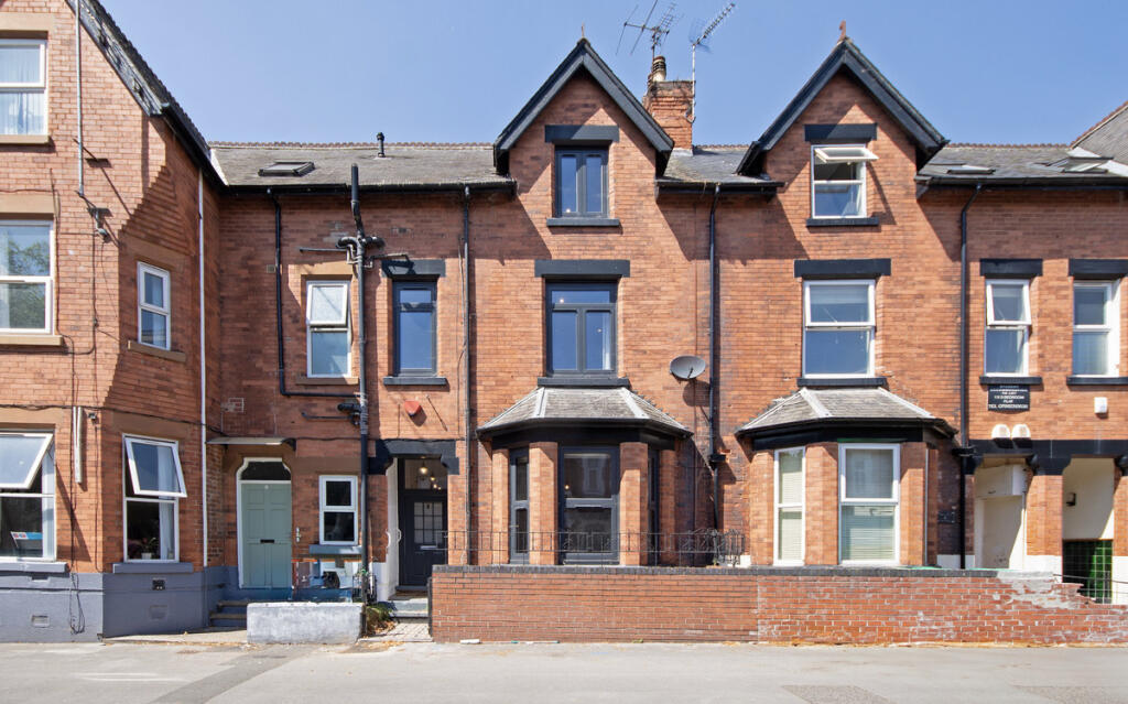 4 bedroom terraced house for sale in Hope Drive, Nottingham, NG7