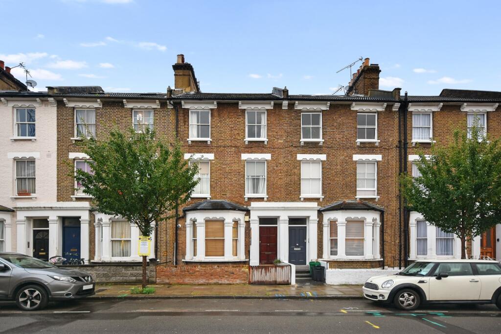 2 bedroom flat for sale in Sulgrave Road, Hammersmith, London, W6