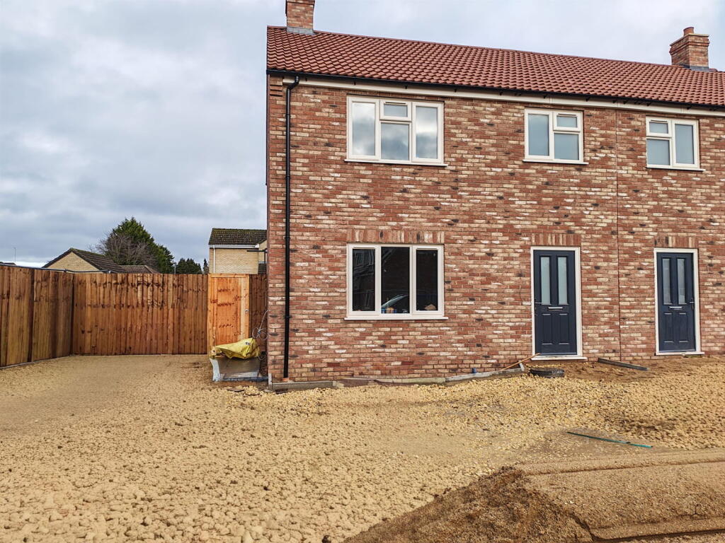 3 bedroom semi-detached house for sale in Manea, March, PE15 0FX, PE15