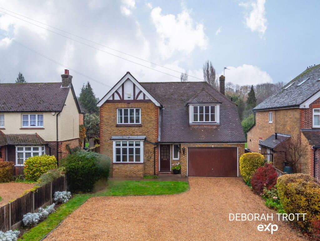 4 bedroom detached house for sale in London Road, Leybourne, West ...