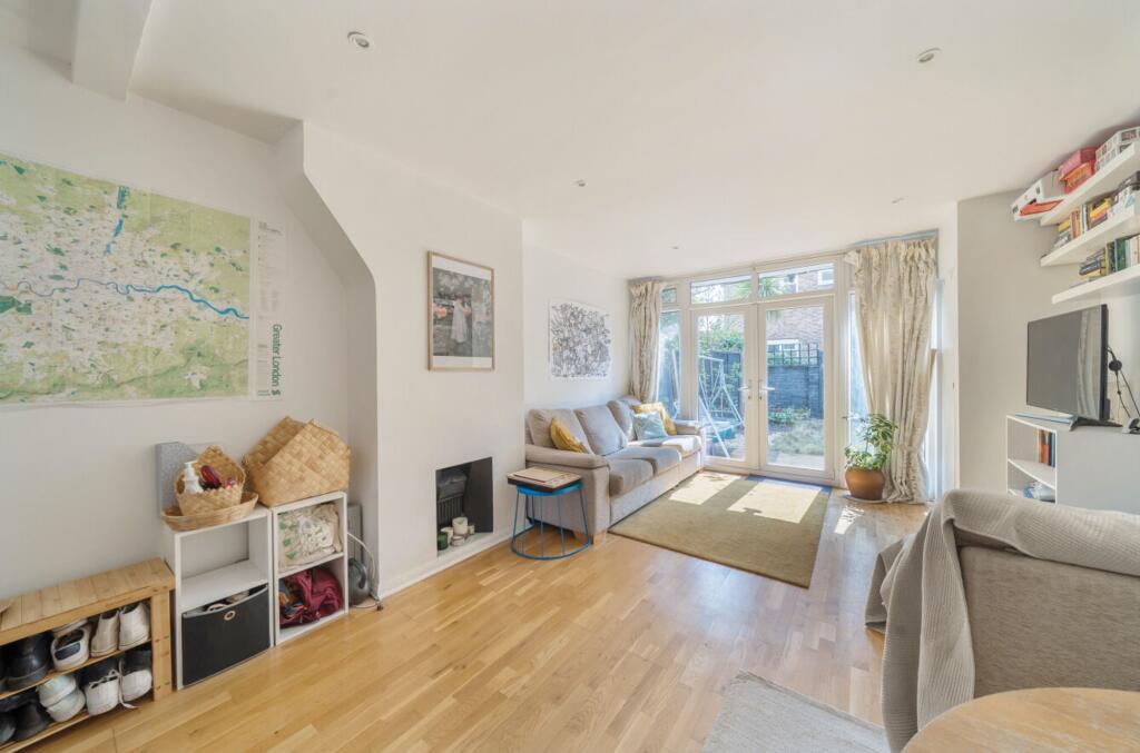 3 bedroom house for sale in Ambergate Street, London, SE17