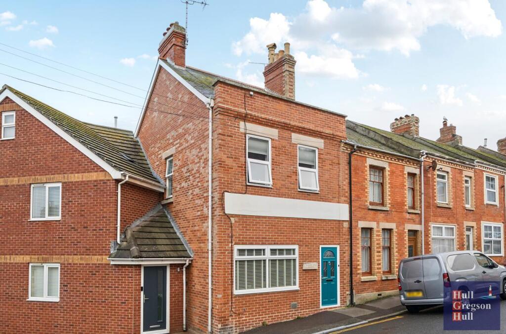 4 bedroom end of terrace house for sale in Hambro Road, DT5
