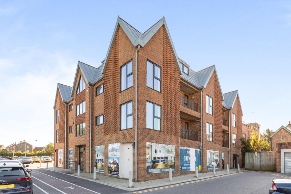 2 bedroom apartment for sale in Circus, Crescent Way, Burgess Hill, RH15
