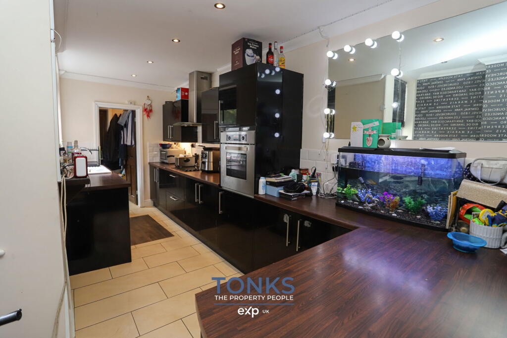 2 bedroom end of terrace house for sale in Clement Road, Halesowen, B62 ...