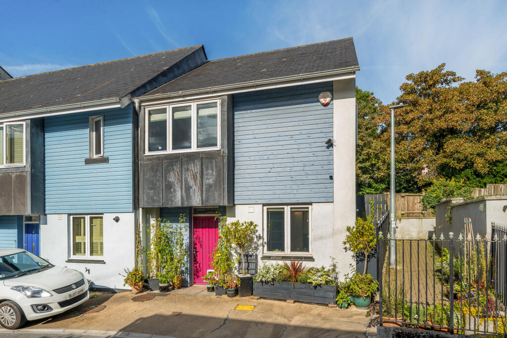 3 bedroom end of terrace house for sale in Burns Lane, Modbury, PL21