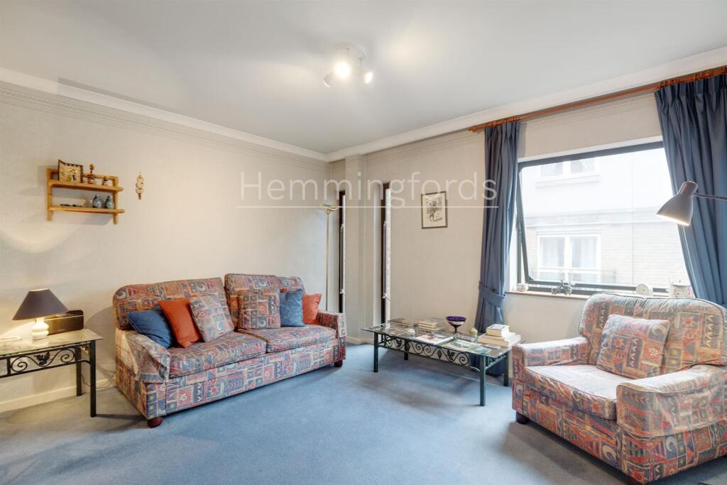 1 bedroom apartment for sale in Upper Thames Street, London, EC4V