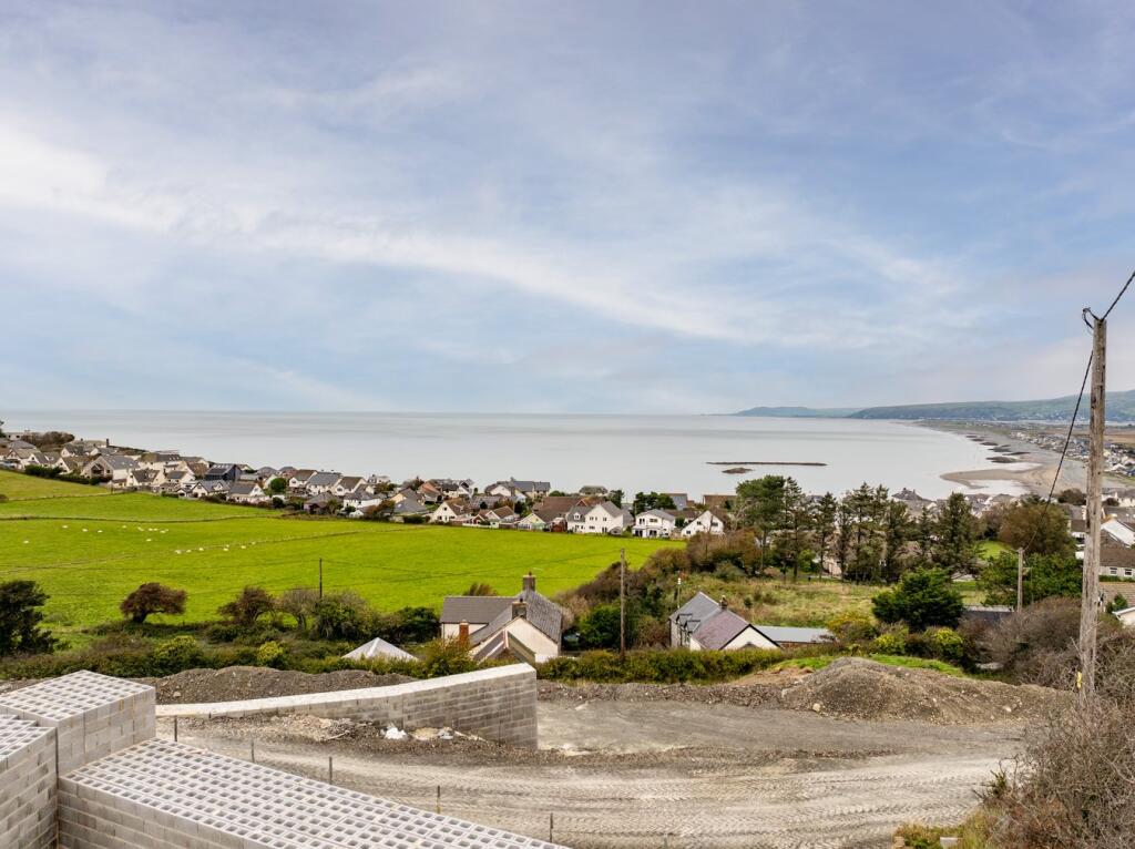 4 bedroom detached house for sale in Gwastad Lane, Borth, Aberystwyth, SY24