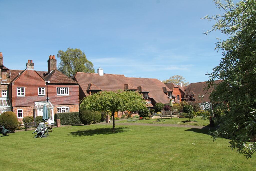 2 bedroom retirement property for sale in Wickham, Hampshire, PO17