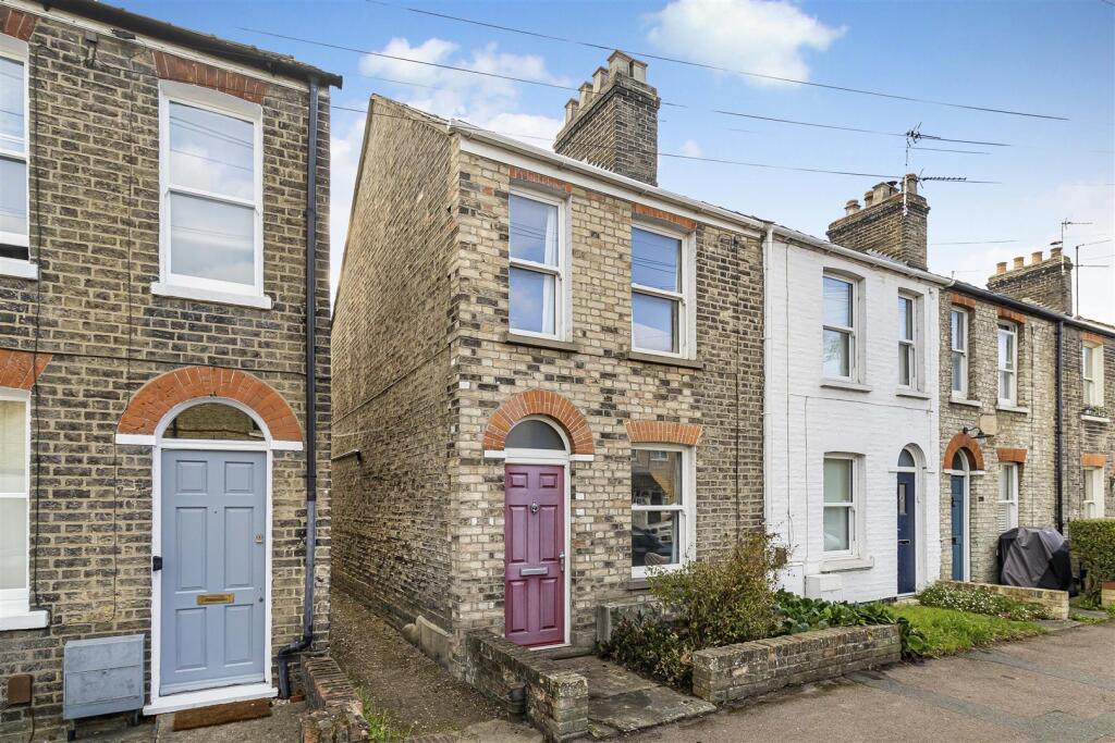 2 bedroom end of terrace house for sale in High Street, Chesterton ...