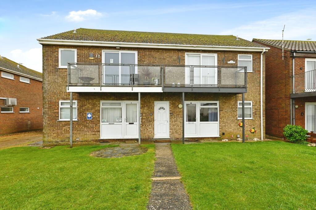 2 bedroom flat for sale in South Beach Road, Hunstanton, Norfolk, PE36