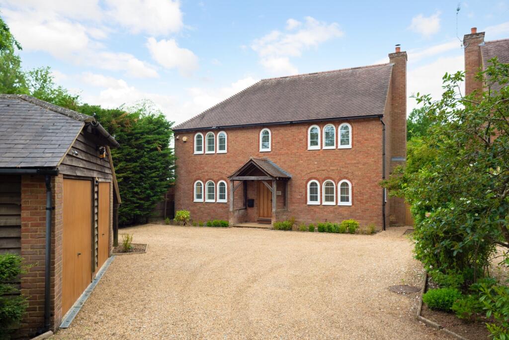 5 bedroom detached house for sale in Station Road, Pluckley, TN27