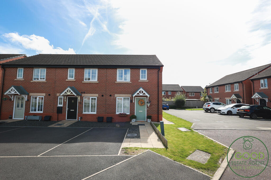3 bedroom end of terrace house for sale in Wareham Close Cottam ...