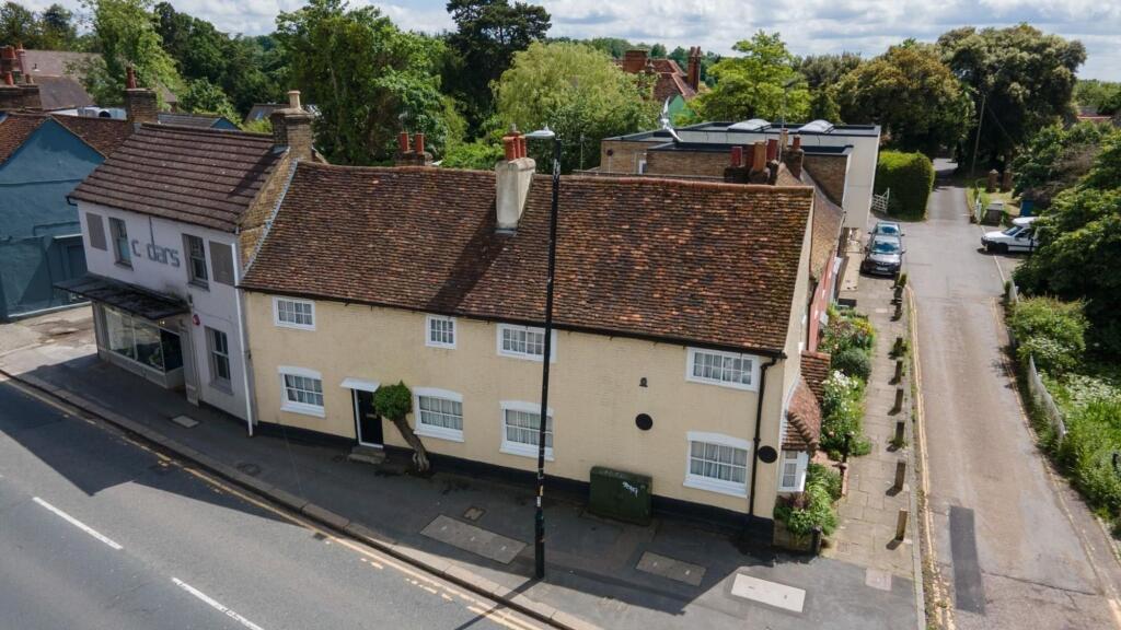 4 bedroom semi-detached house for sale in High Street, Bushey, WD23