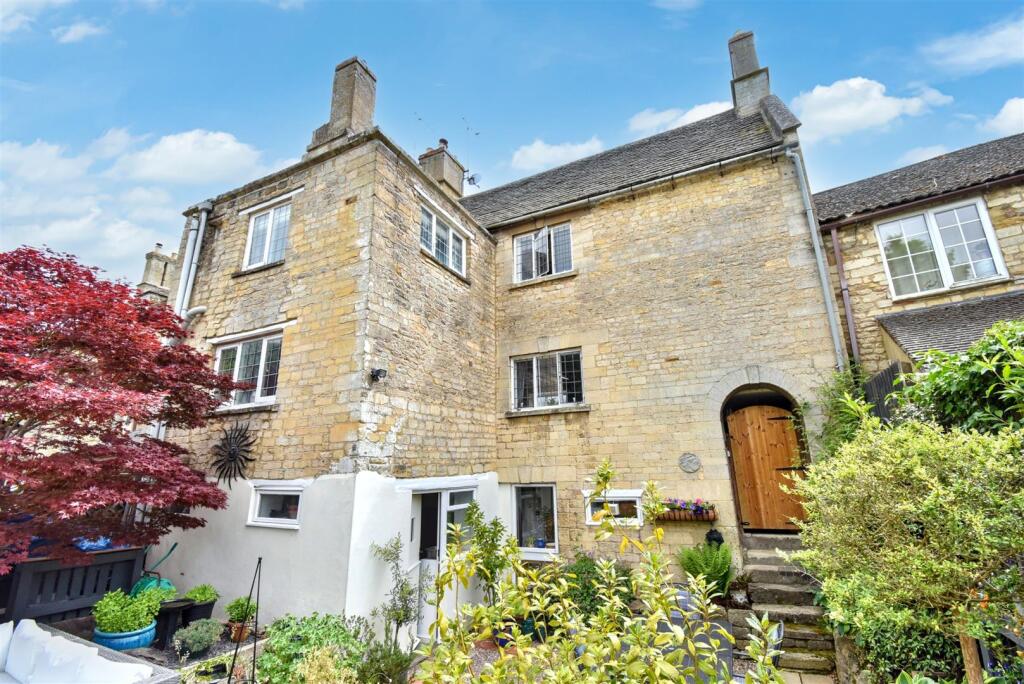 3 bedroom town house for sale in High Street, Weldon, NN17