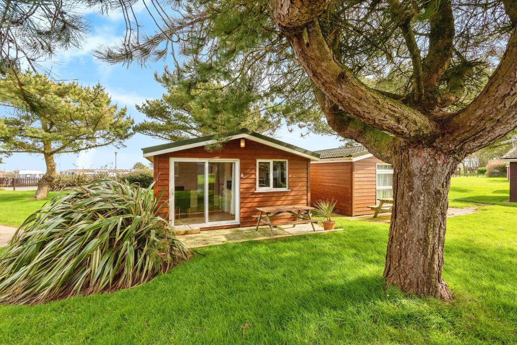 2 bedroom bungalow for sale in Atlantic Bays, St Merryn, PL28