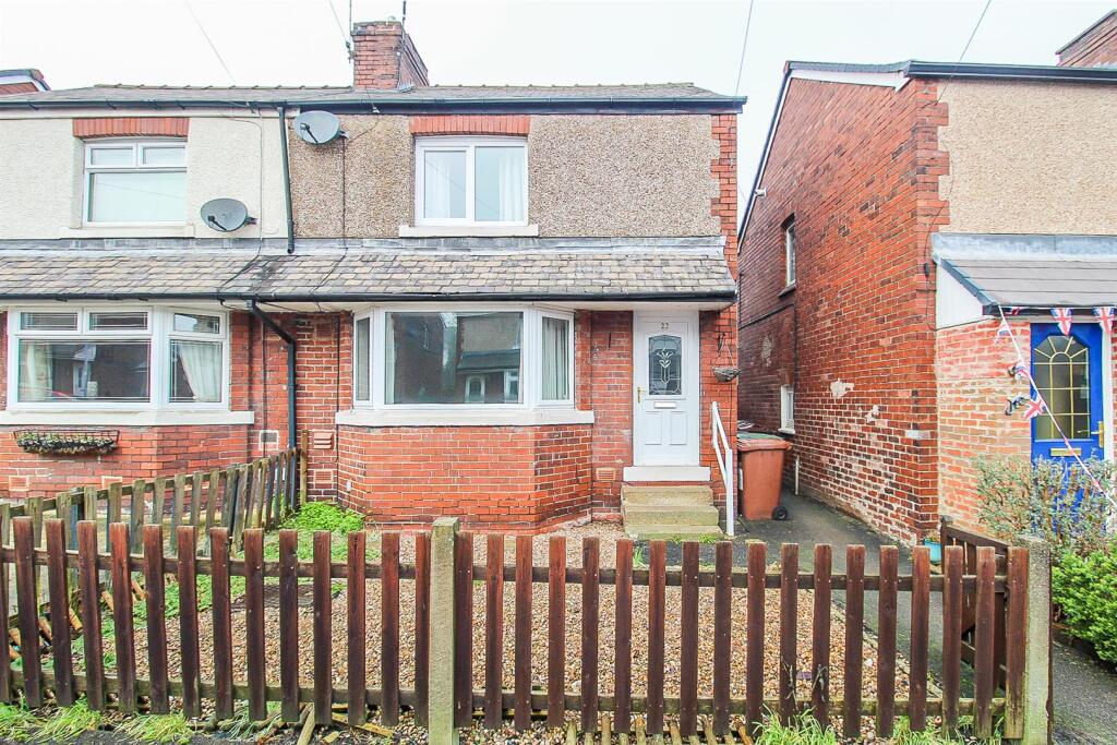 2 bedroom house for sale in Westwood Road, Ossett, WF5