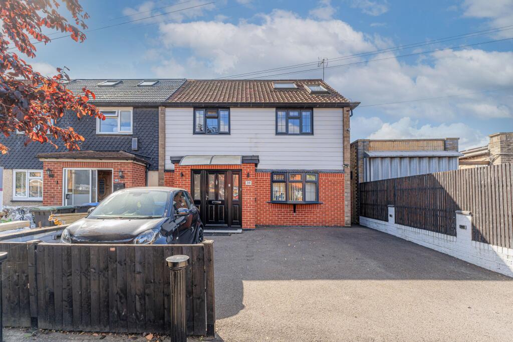 4 bedroom semi-detached house for sale in Claremont Street, London, N18