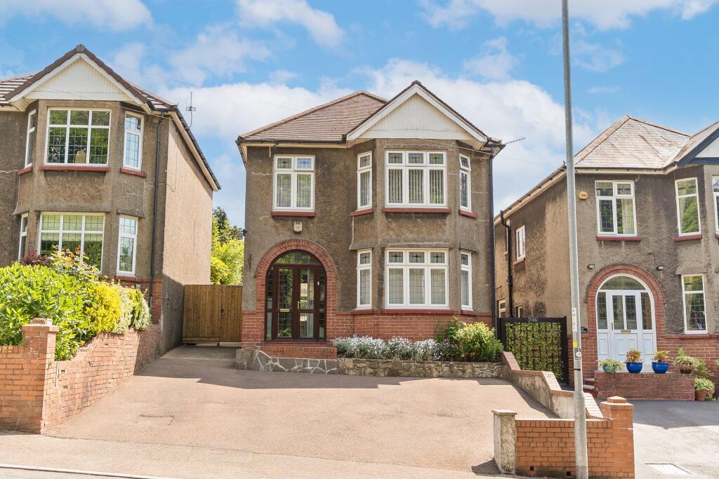 3 bedroom detached house for sale in Beechwood Road, Newport, NP19
